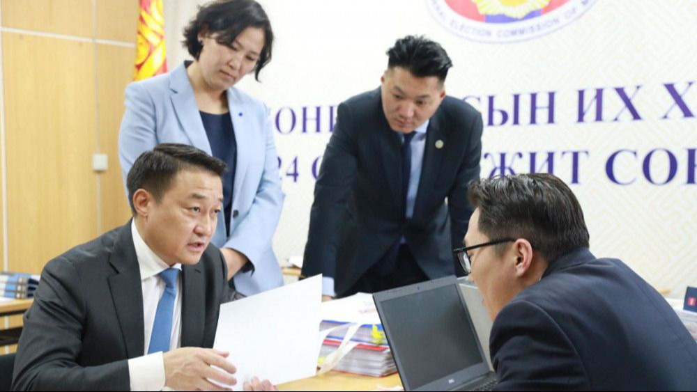 МАН нэр дэвшигчдийнхээ материалыг СЕХ нд хүлээлгэн өгчээ